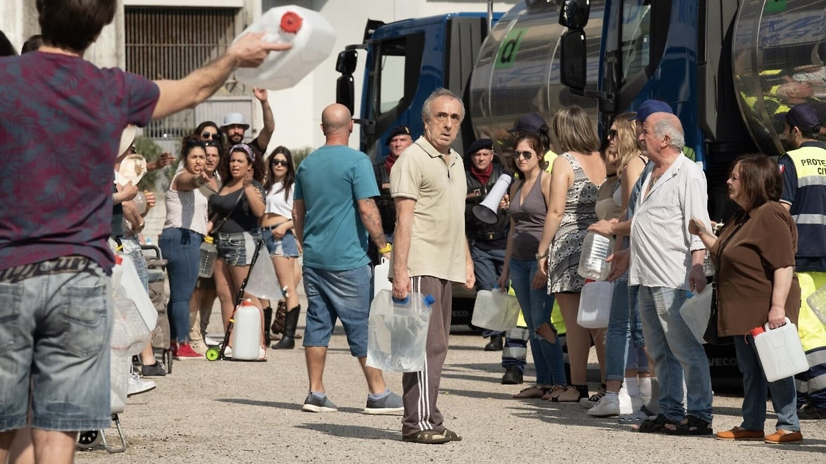 ‎Dry (2022) directed by Paolo Virzì • Reviews, film + cast • Letterboxd