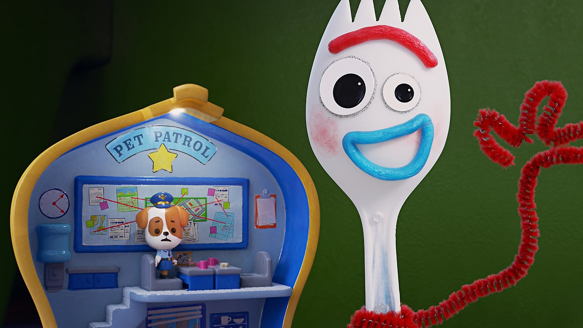 ‎Forky Asks a Question: What Is a Pet? (2019) directed by Bob Peterson ...