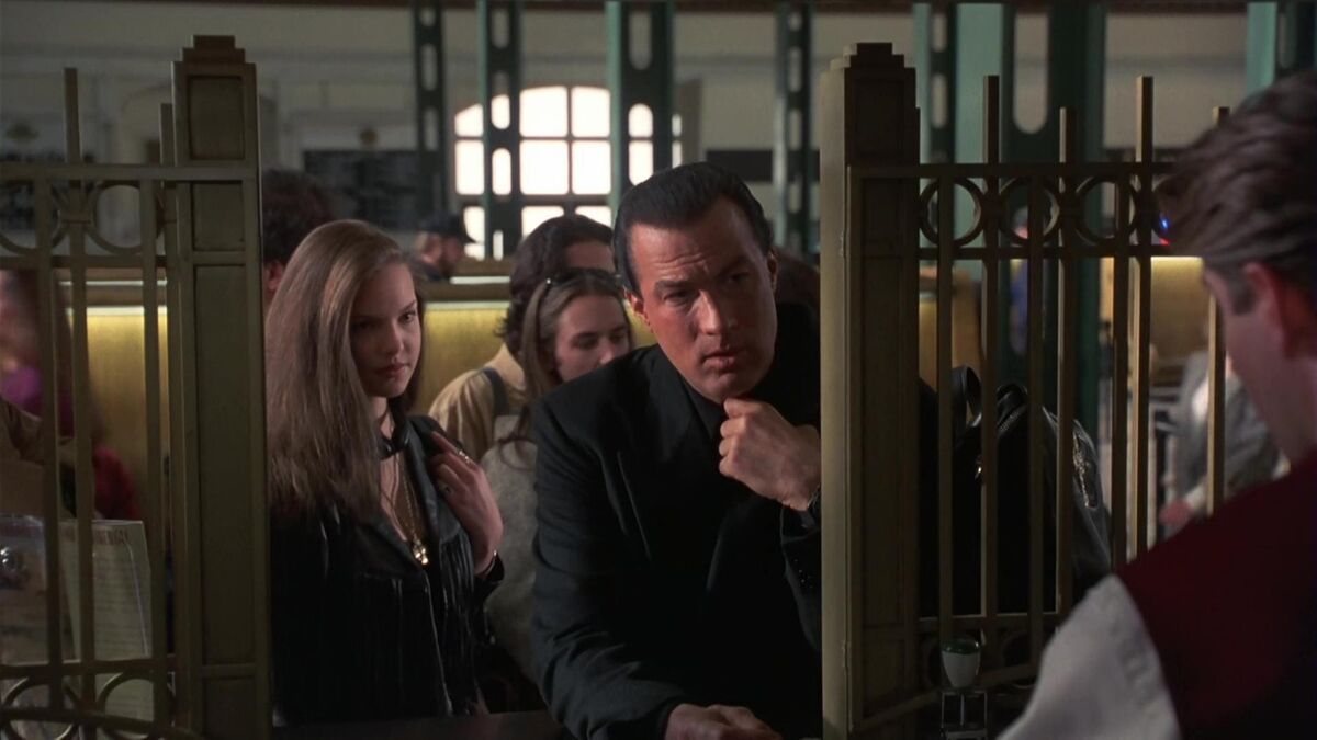 ‎Under Siege 2: Dark Territory (1995) directed by Geoff Murphy ...