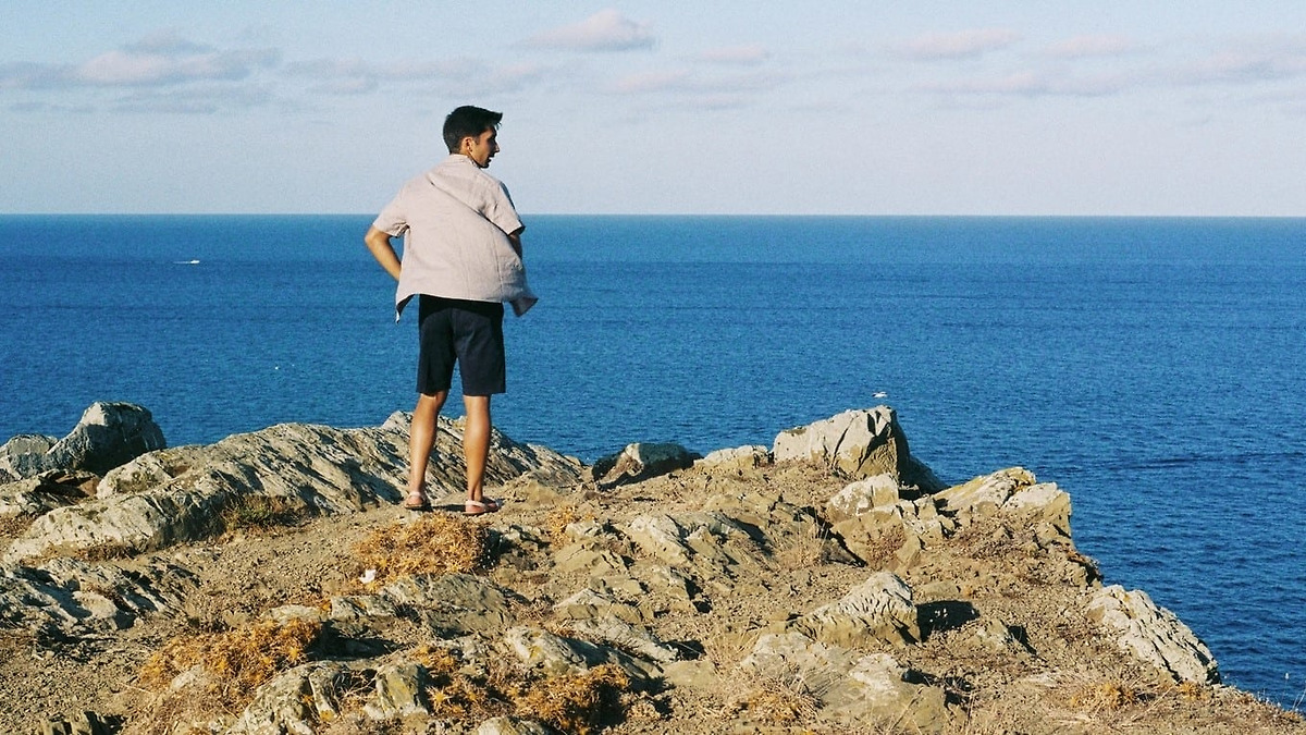 ‎Sol sol (2021) directed by Àlex Arroyo • Reviews, film + cast • Letterboxd