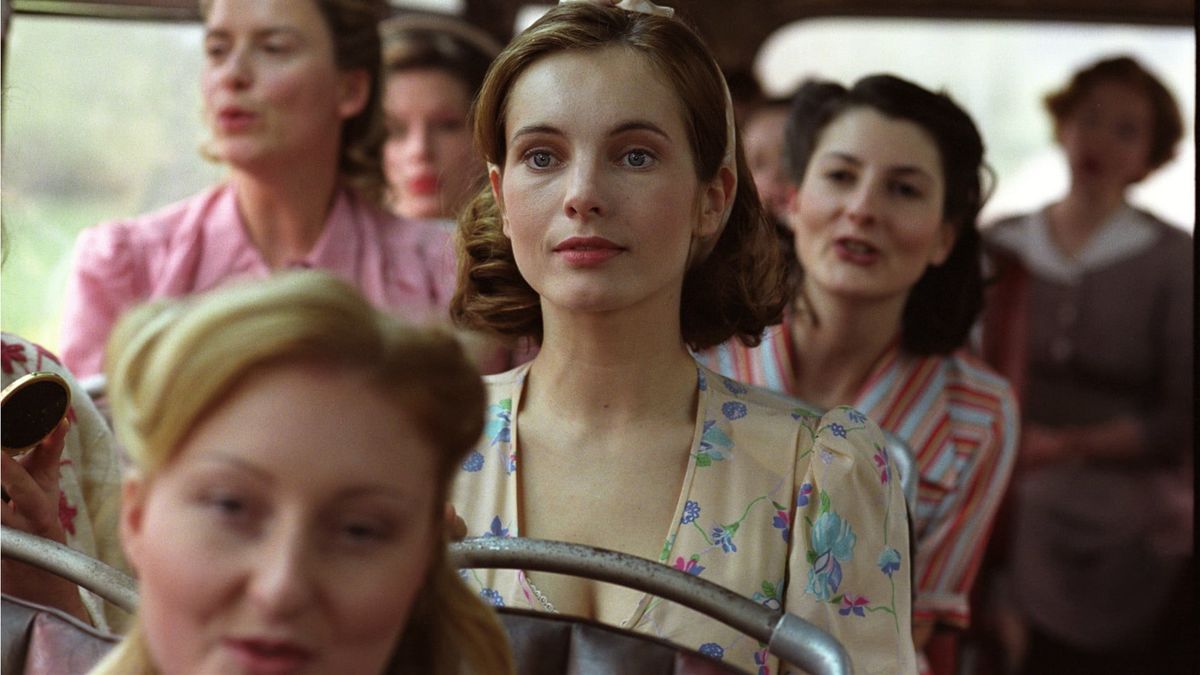 ‎Twin Sisters (2002) directed by Ben Sombogaart • Reviews, film + cast ...