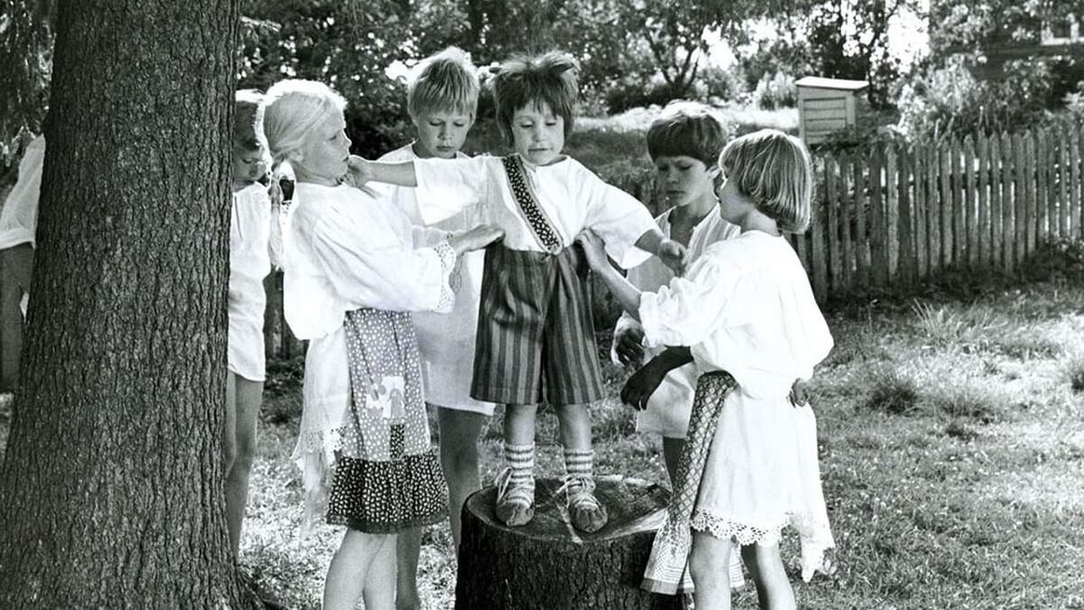 ‎Bumpy (1981) directed by Helle Karis-Murdmaa • Reviews, film + cast ...