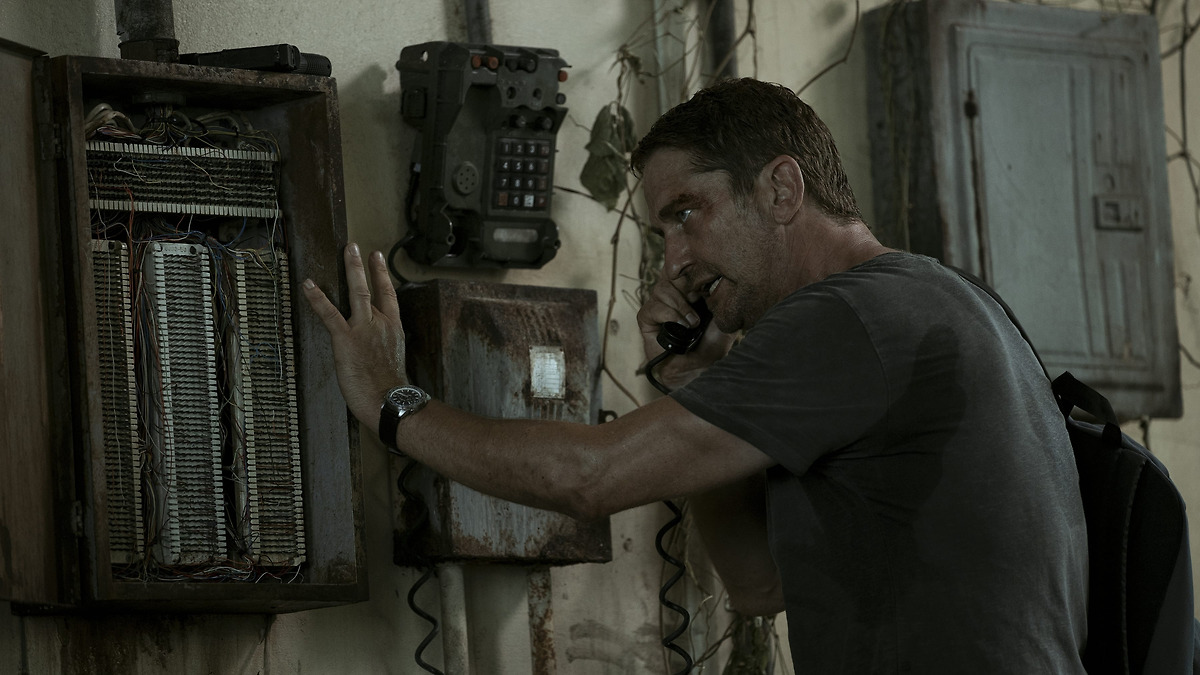 A ★★★ review of Plane (2023) | Fala, Lavinas! | fleekus