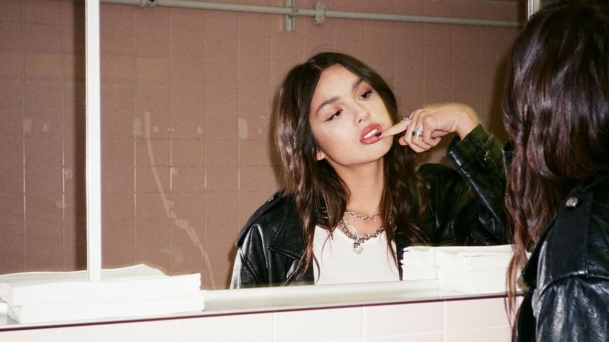 ‎OLIVIA RODRIGO: driving home 2 u (a SOUR film) (2022) directed by ...