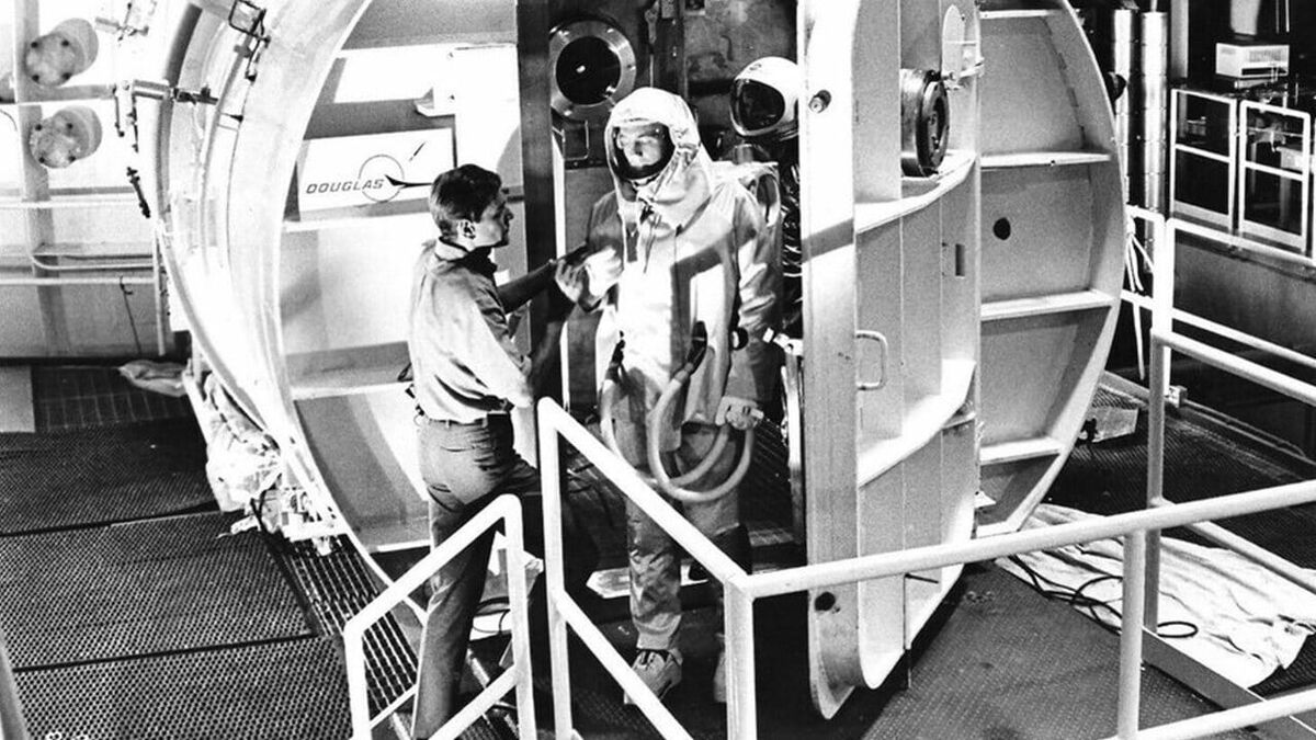 ‎Countdown (1967) directed by Robert Altman • Reviews, film + cast ...