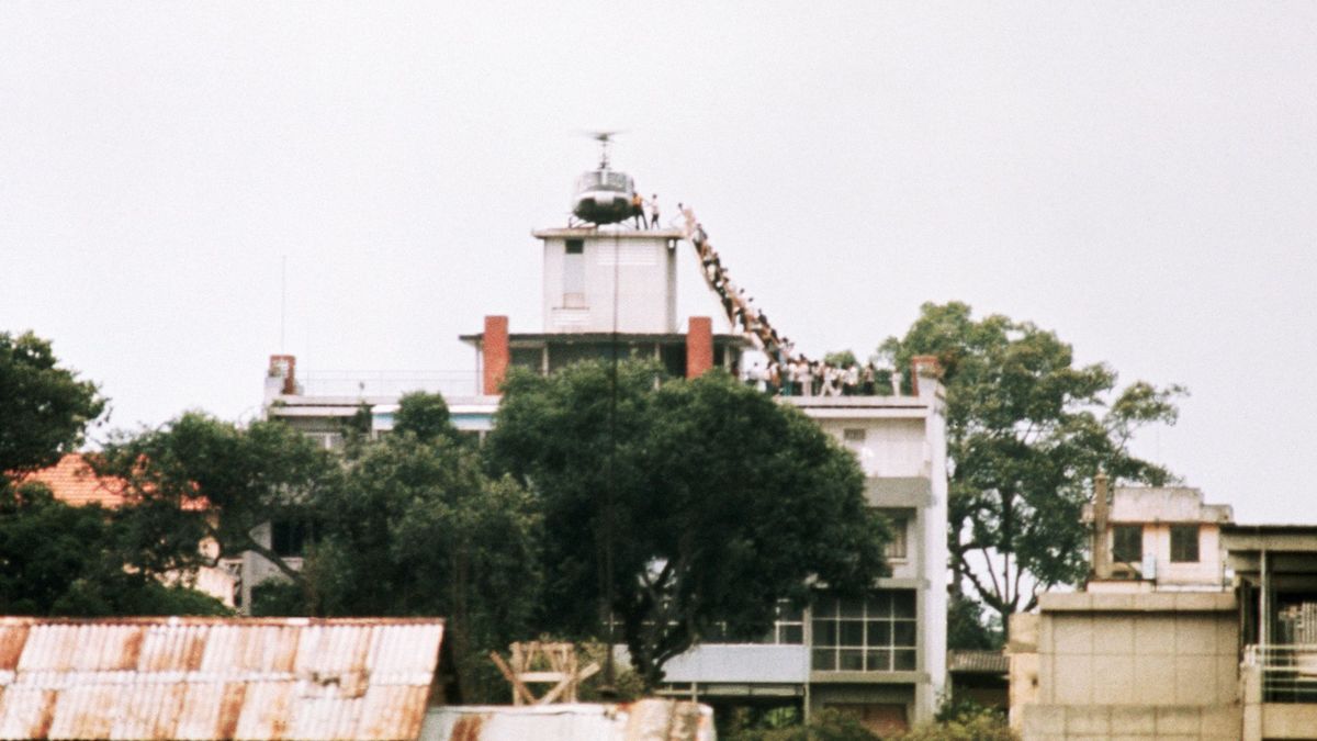 ‎Last Days in Vietnam (2014) directed by Rory Kennedy • Reviews, film ...