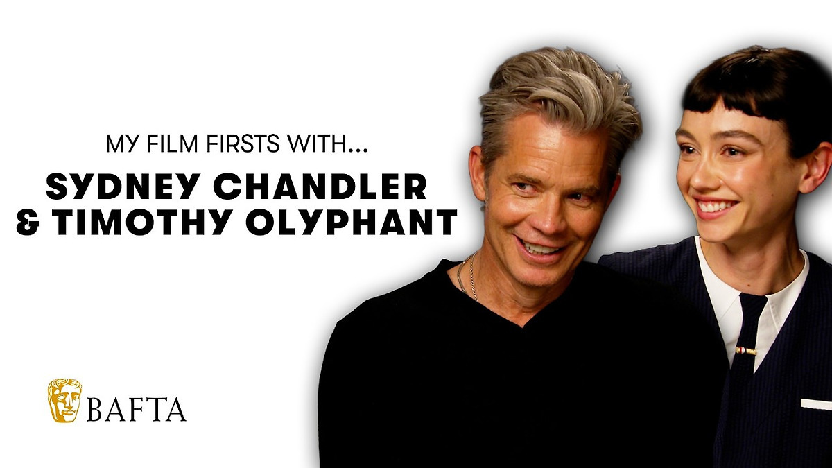 ‎Alien Earth's Timothy Olyphant & Sydney Chandler Remember Their ...
