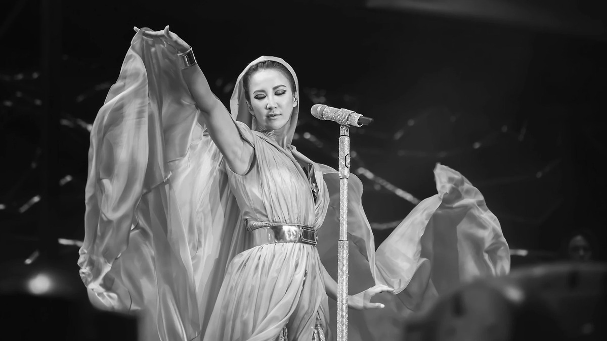 ‎Coco Lee, 'Crouching Tiger, Hidden Dragon' and 'Mulan' Singer, Dies at ...